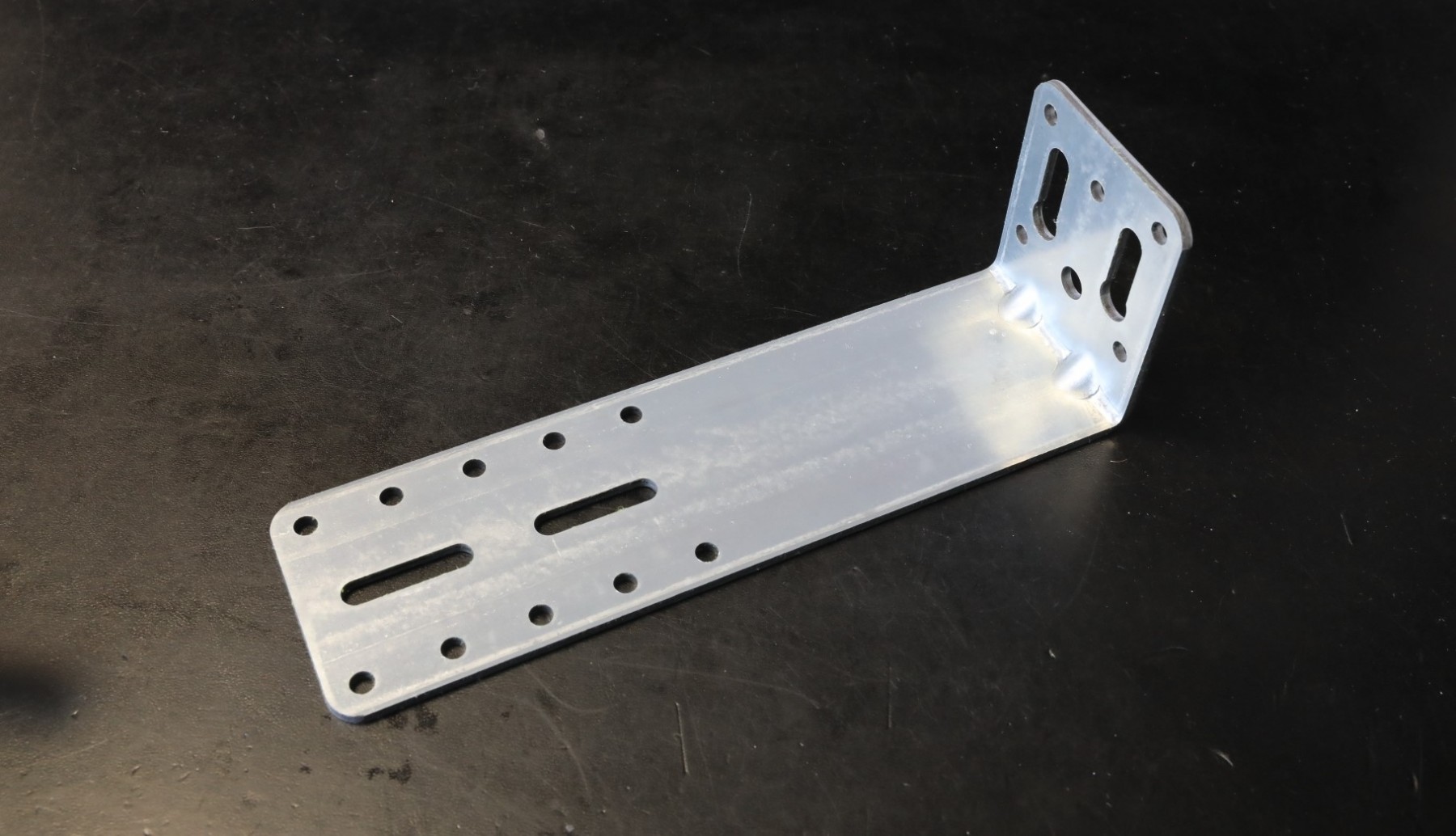 Kuchly SA : Angle bracket 90° 60 x 70 x 200 x 3